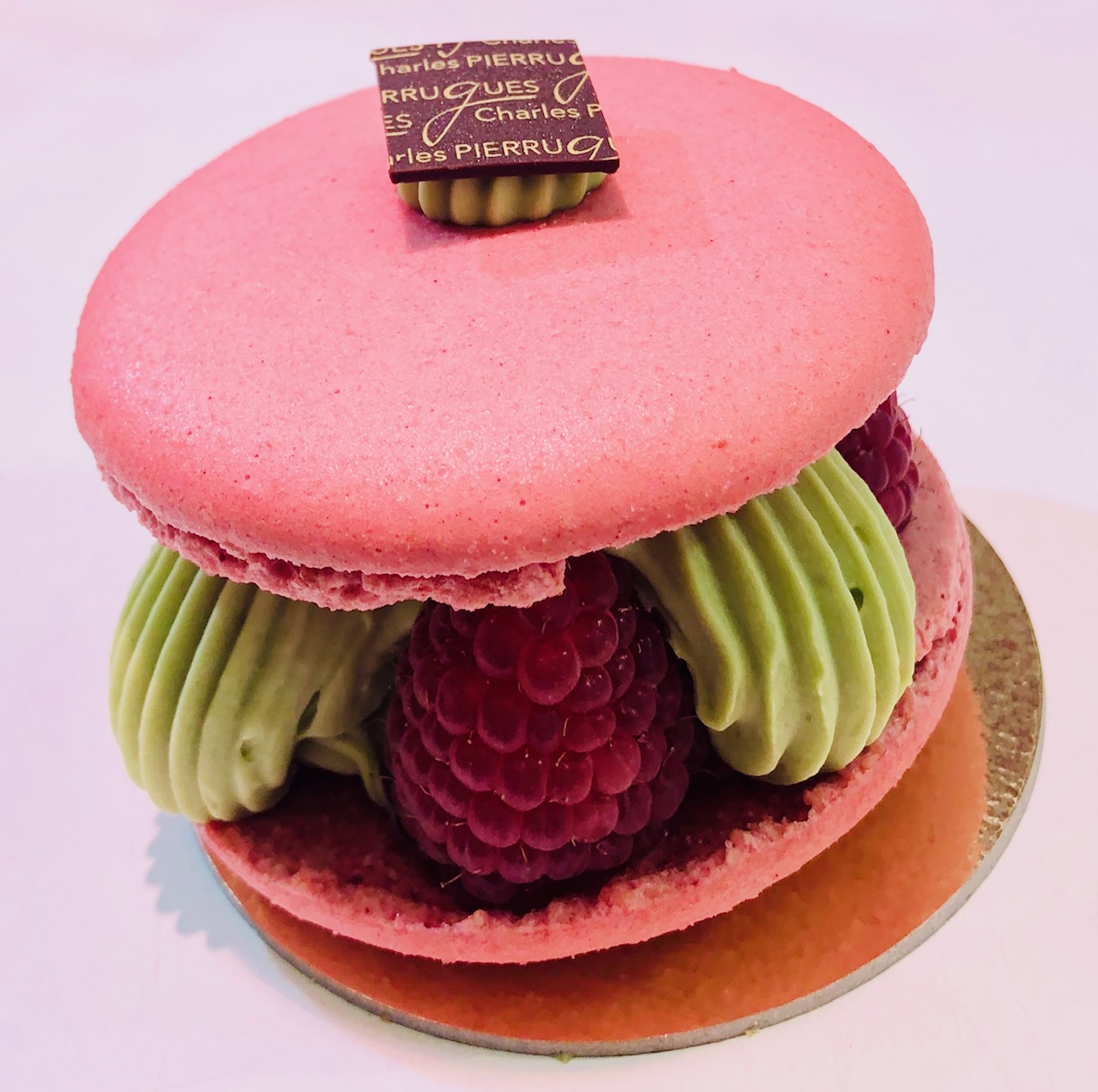 Macaron Framboise – Charles Pierrugues Maître Chocolatier